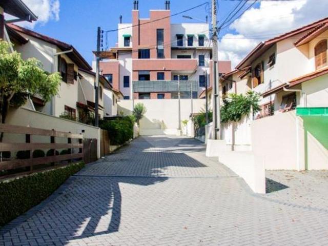 Sobrado com 3 quartos à venda em Juvevê PR