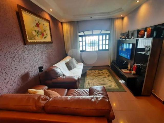 Sobrado com 3 quartos à venda em Limoeiro SP