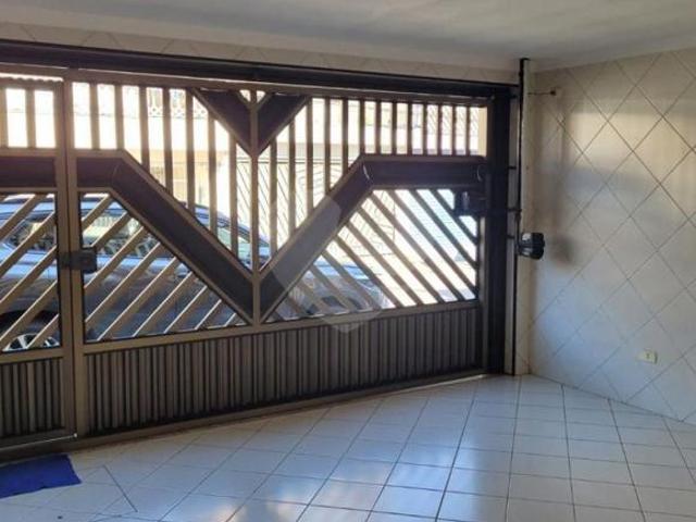 Sobrado com 3 quartos à venda em Montanhão SP
