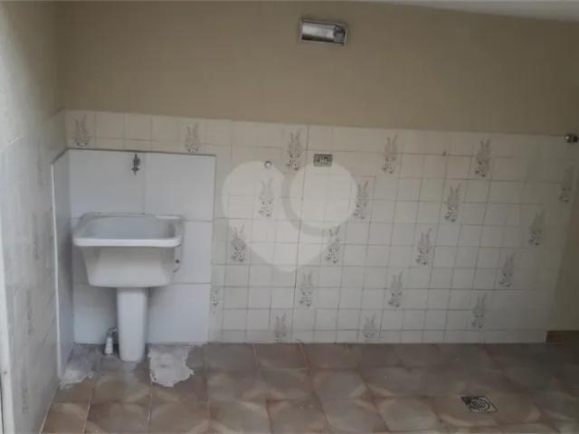 Sobrado com 3 quartos à venda em Parque Vitória SP