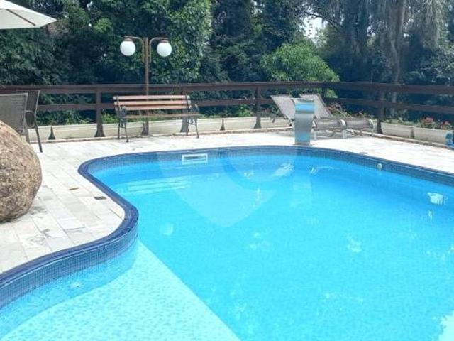 Sobrado com 3 quartos à venda em Roseira SP