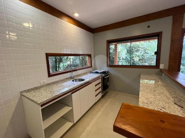 Sobrado com 3 quartos à venda em Roseira SP
