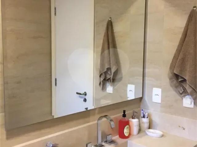 Sobrado à venda com 3 quartos, sendo 1 suíte, em Alto da Boa Vista, São Paulo SP