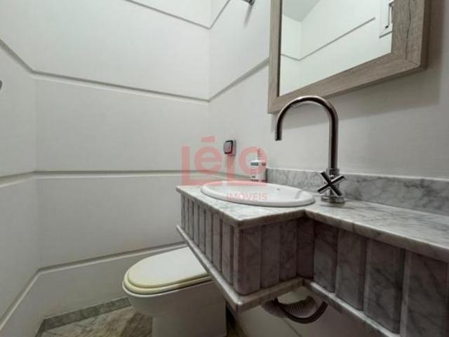 Sobrado com 3 quartos à venda por R$ 980000.00, 212.69 m2 ZONA 06 MARINGA/PR