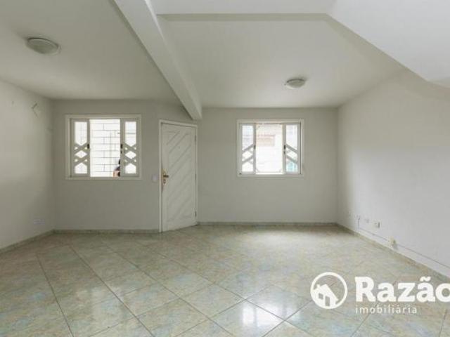 SOBRADO COM 3 QUARTOS ÁREA TOTAL DE 183,55m² GUABIROTUBA REF 6141