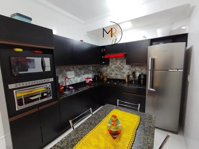Sobrado com 3 Quartos e 4 banheiros à Venda, 142 m² por R$ 500.000