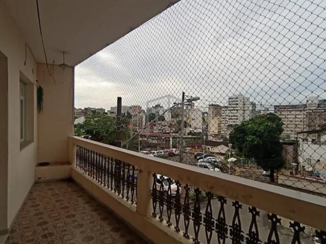 Sobrado com 3 Quartos e 4 banheiros à Venda, 150 m² por R$ 320.000