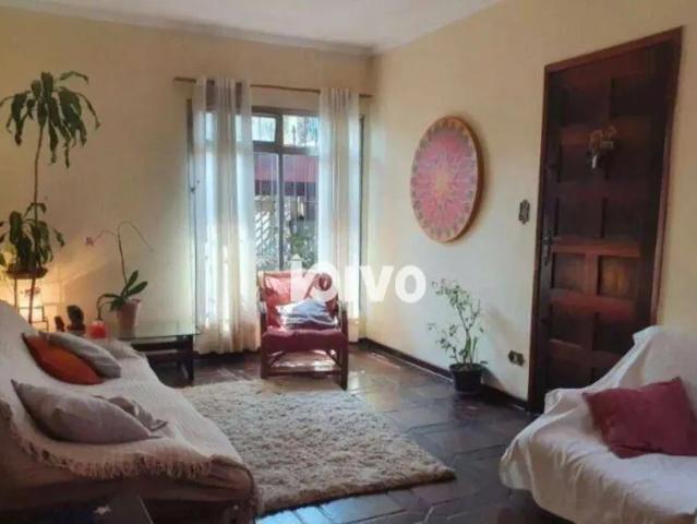Sobrado com 3 Quartos e 4 banheiros à Venda, 162 m² por R$ 645.000