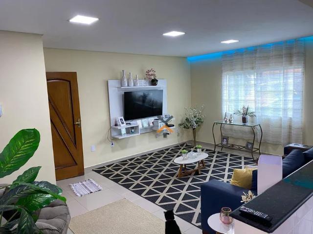 Sobrado com 3 Quartos e 4 banheiros à Venda, 183 m² por R$ 740.000