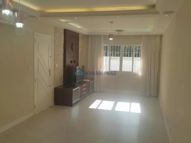 Sobrado com 3 Quartos e 4 banheiros à Venda, 194 m² por R$ 855.000