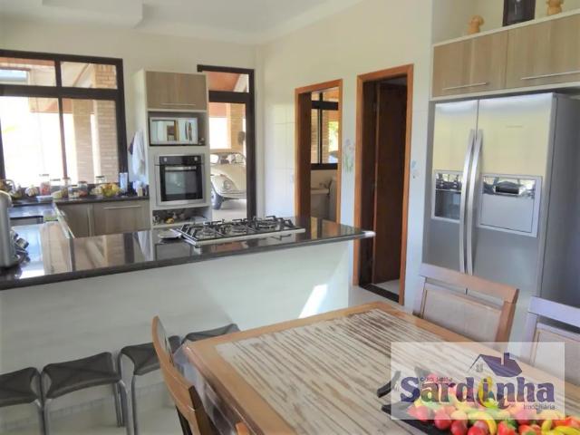 Sobrado com 3 Quartos e 4 banheiros à Venda, 1042 m² por R$ 3.500.000