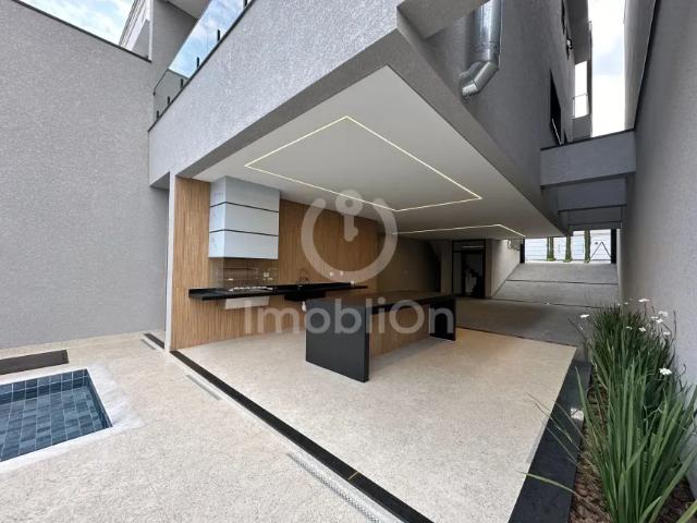 Sobrado com 3 Quartos e 4 banheiros à Venda, 280 m² por R$ 1.690.000