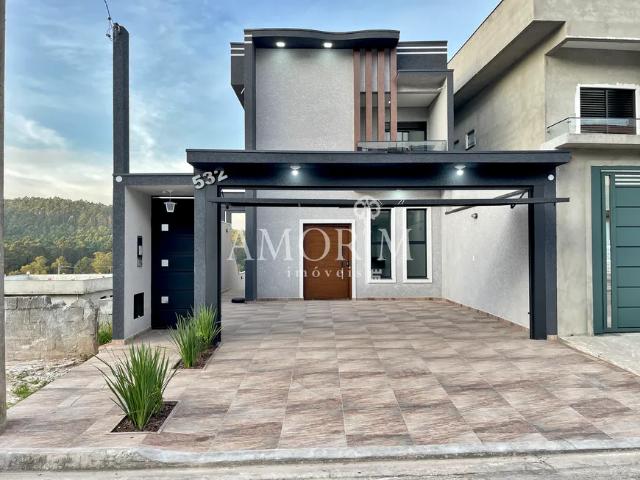 Sobrado com 3 Quartos e 4 banheiros à Venda, 202 m² por R$ 1.380.000