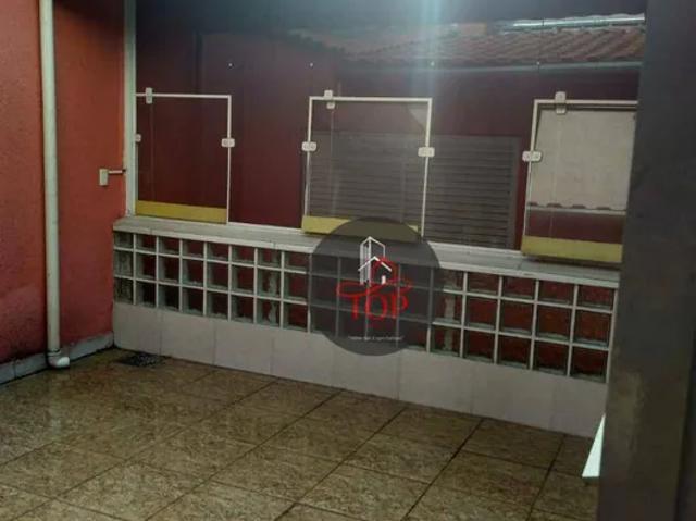 Sobrado com 3 Quartos e 4 banheiros à Venda, 204 m² por R$ 819.000