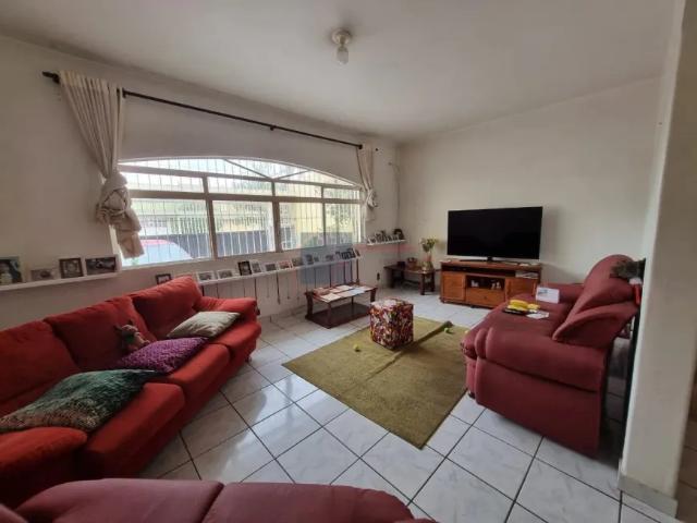 Sobrado com 3 Quartos e 4 banheiros à Venda, 230 m² por R$ 1.100.000