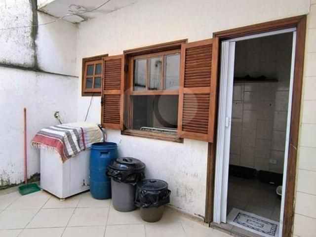 Sobrado com 3 Quartos e 5 banheiros à Venda, 180 m² no Jardim Ester