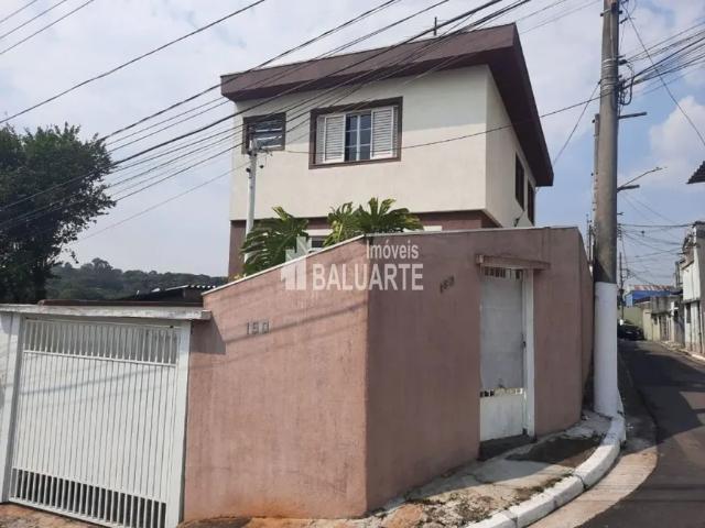 Sobrado com 3 Quartos e 5 banheiros à Venda, 204 m² por R$ 638.000