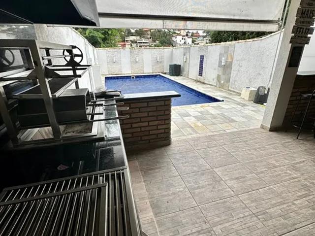 Sobrado com 3 Quartos e 5 banheiros à Venda, 300 m² por R$ 1.290.000
