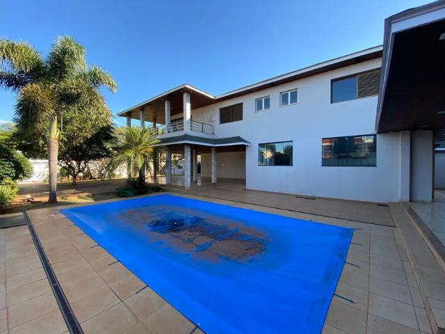 Sobrado com 3 Quartos e 5 banheiros à Venda, 477 m² por R$ 5.000.000