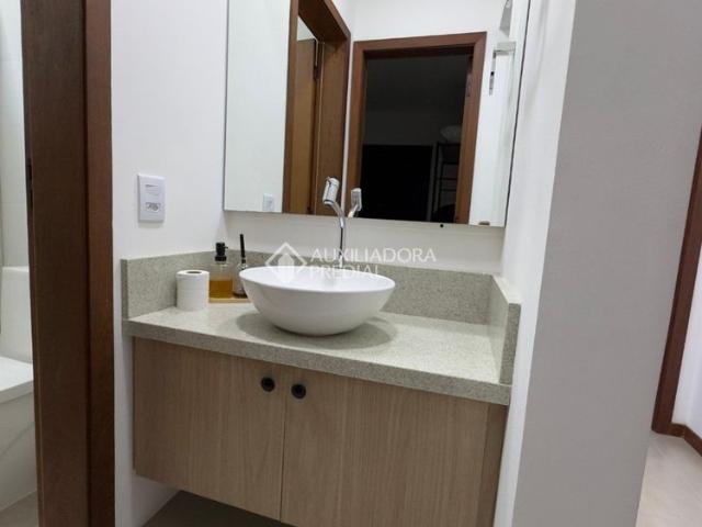 Sobrado com 3 quartos e 130m² para alugar em Ferraz, Garopaba