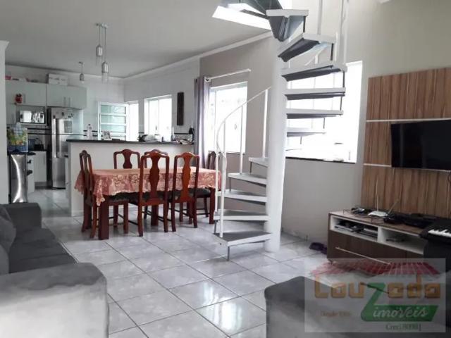 Sobrado com 3 Quartos e 1 banheiro à Venda, 150 m² por R$ 320.000