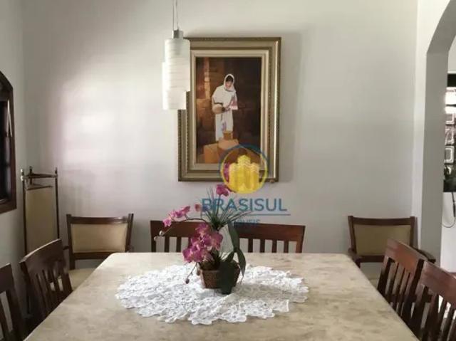 Sobrado com 3 Quartos e 1 banheiro à Venda, 204 m² por R$ 1.200.000