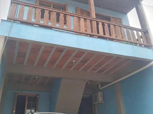 Sobrado com 3 Quartos e 1 banheiro à Venda, 200 m² por R$ 180.000