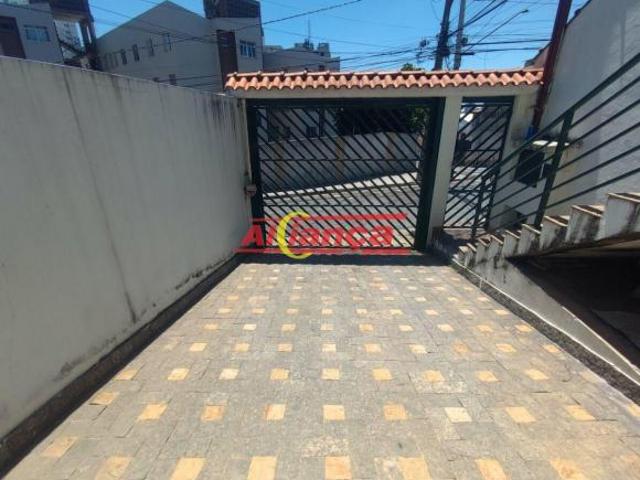 Sobrado com 3 quartos e 1 suíte à venda no Jardim Flor da Montanha