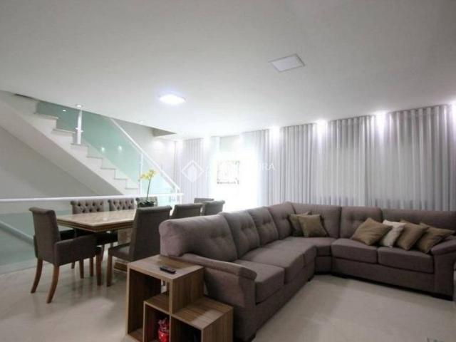 Sobrado com 3 quartos e 222m² para alugar em Vila Assunção, Santo André