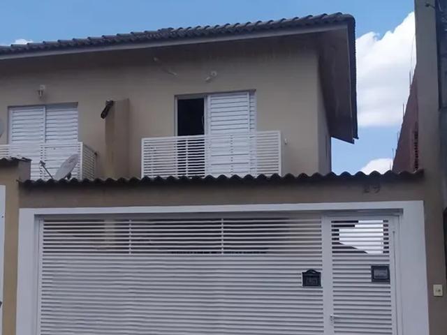 Sobrado com 3 Quartos e 2 banheiros à Venda, 144 m² por R$ 530.000