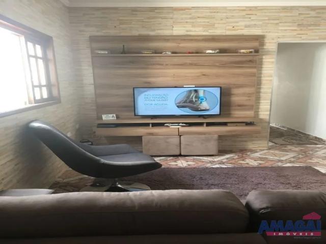 Sobrado com 3 Quartos e 2 banheiros à Venda, 160 m² por R$ 365.000