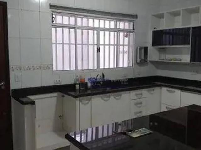 Sobrado com 3 Quartos e 2 banheiros à Venda, 160 m² por R$ 733.000