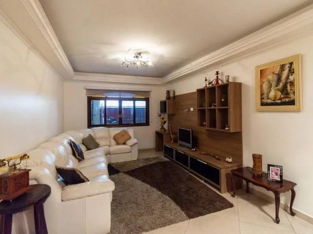 Sobrado com 3 Quartos e 2 banheiros à Venda, 172 m² por R$ 1.800.000