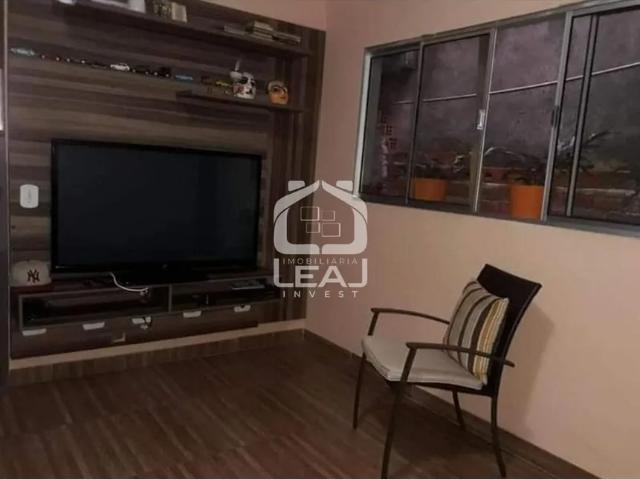 Sobrado com 3 Quartos e 2 banheiros à Venda, 174 m² por R$ 415.000