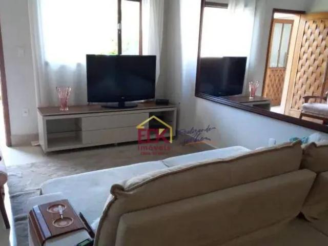 Sobrado com 3 Quartos e 2 banheiros à Venda, 180 m² por R$ 795.000