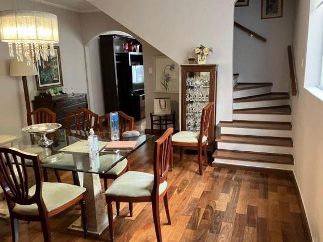 # Sobrado com 3 Quartos e 2 banheiros à Venda, 180 m² por R$ 930.000