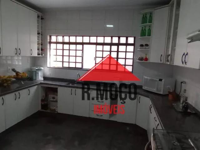Sobrado com 3 Quartos e 2 banheiros à Venda, 186 m² por R$ 1.500.000