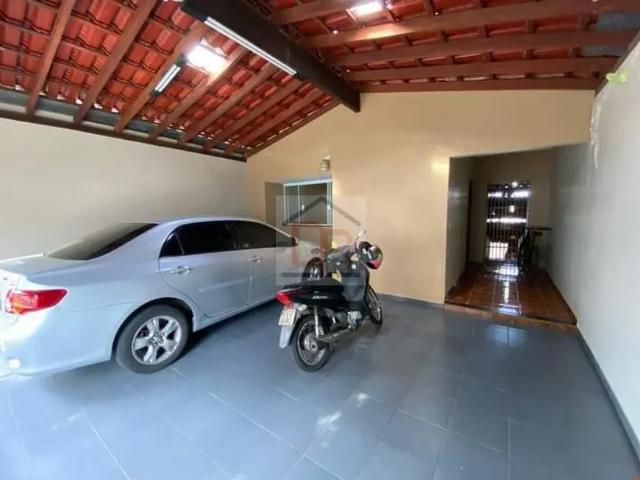 Sobrado com 3 Quartos e 2 banheiros à Venda, 193 m² por R$ 350.000