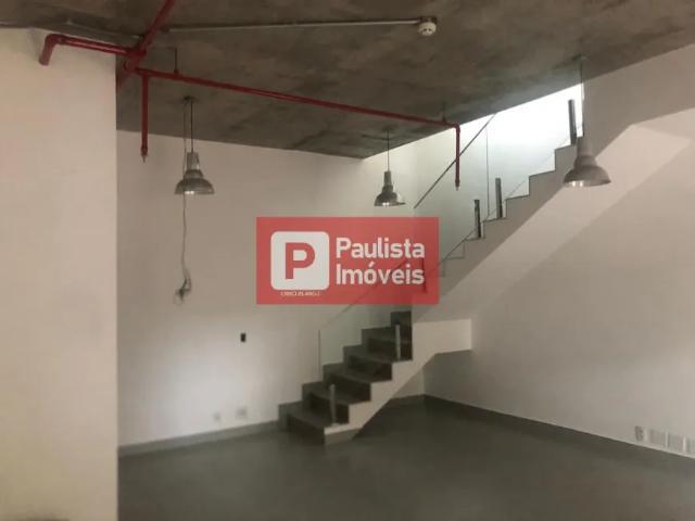 Sobrado com 3 Quartos e 2 banheiros à Venda, 105 m² por R$ 840.000