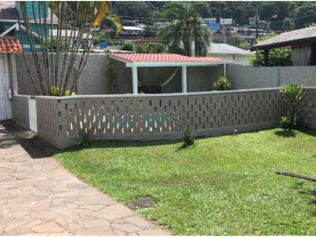 Sobrado com 3 Quartos e 2 banheiros à Venda, 110 m² por R$ 480.000