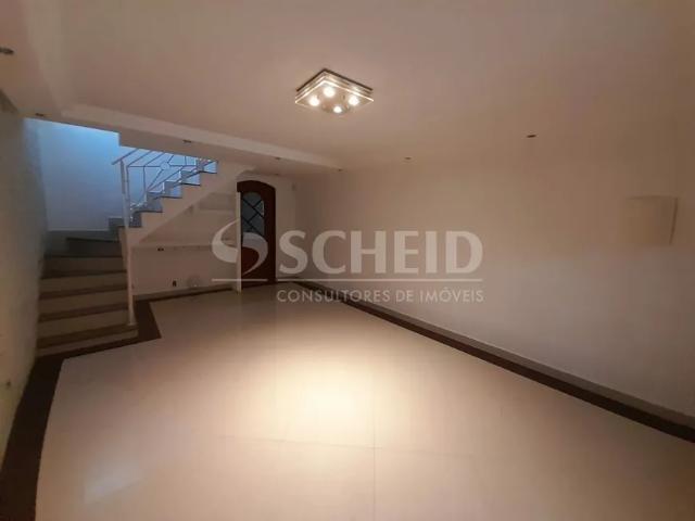 Sobrado com 3 Quartos e 2 banheiros à Venda, 117 m² por R$ 480.000