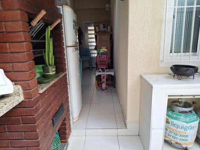 Sobrado com 3 Quartos e 2 banheiros à Venda, 120 m²!