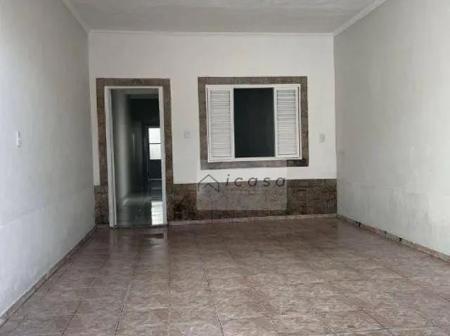 Sobrado com 3 Quartos e 2 banheiros à Venda, 129 m² por R$ 320.000