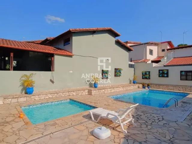 Sobrado com 3 Quartos e 2 banheiros à Venda, 131 m² por R$ 480.000