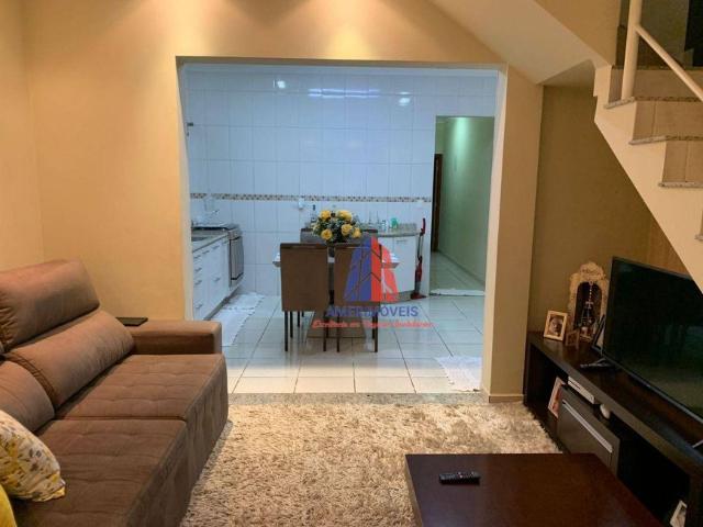 Sobrado com 3 Quartos e 2 banheiros à Venda, 132 m² por R$ 530.000