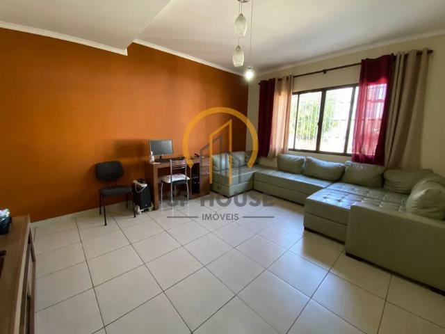 Sobrado com 3 Quartos e 2 banheiros à Venda, 137 m² por R$ 615.000