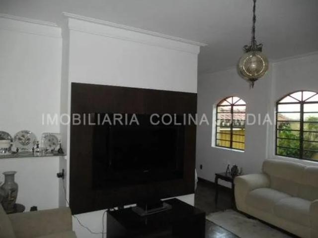Sobrado com 3 Quartos e 2 banheiros à Venda, 298 m² por R$ 870.000