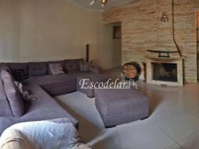 Sobrado com 3 Quartos e 2 banheiros à Venda, 210 m² por R$ 825.000