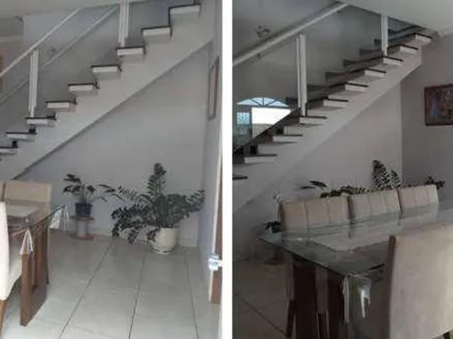 Sobrado com 3 Quartos e 2 banheiros à Venda, 220 m² por R$ 355.000