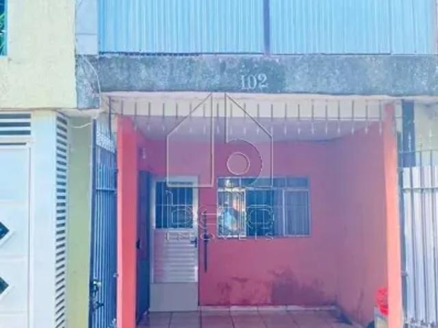 Sobrado com 3 Quartos e 2 banheiros à Venda, 70 m² por R$ 210.000